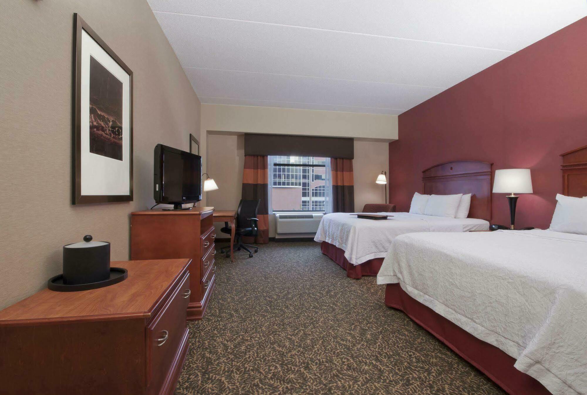 HAMPTON INN & SUITES PITTSBURGH-DOWNTOWN PITTSBURGH | LOW RATES, NO ...